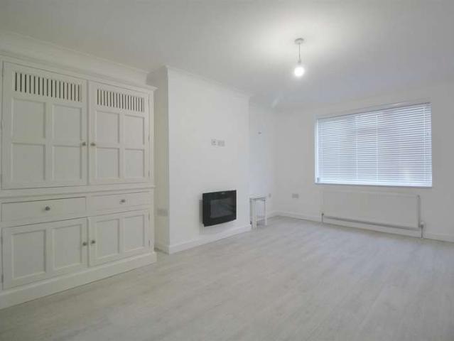 2 Bedroom Maisonette Flat