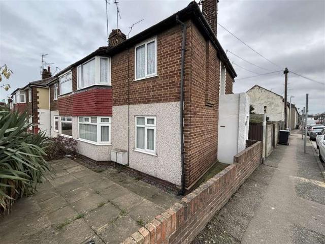 2 Bedroom Maisonette Flat