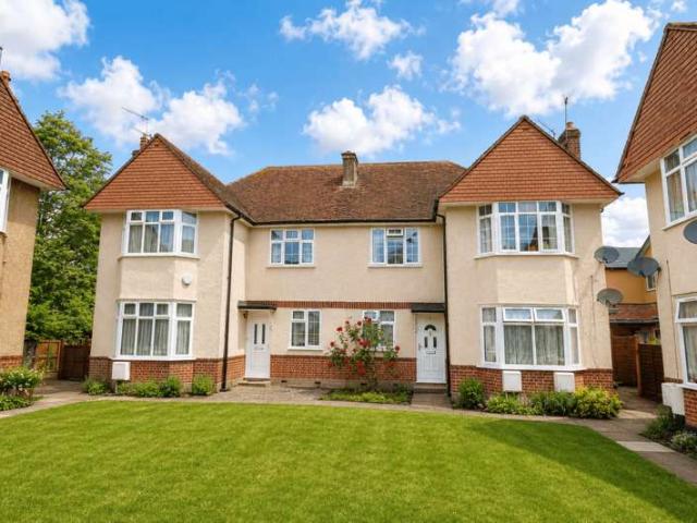 2 Bedroom Maisonette Flat