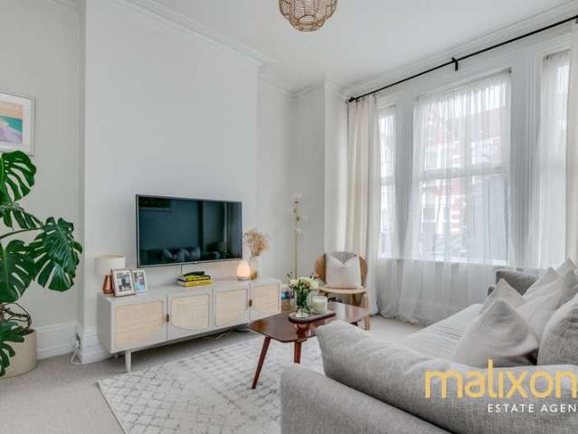 2 Bedroom Maisonette Flat