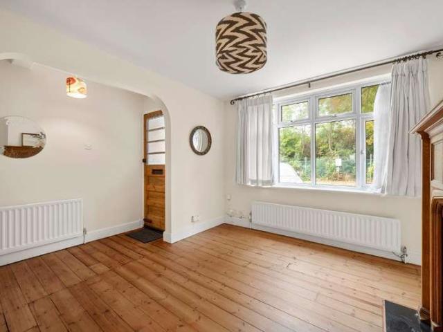 2 Bedroom Maisonette Flat