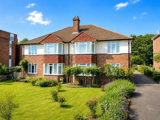 2 Bedroom Maisonette Flat