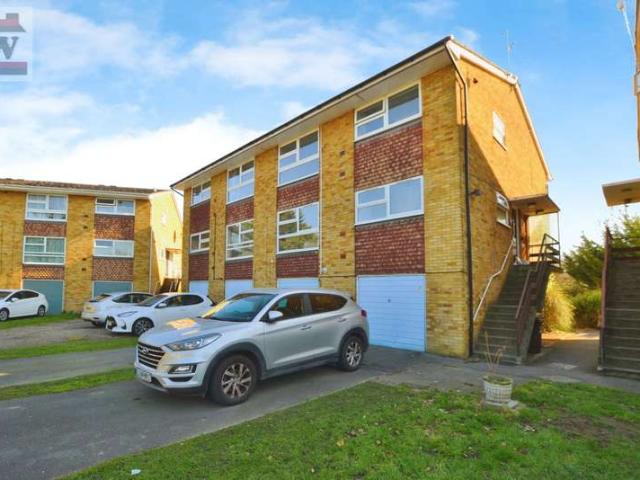 2 Bedroom Maisonette Flat