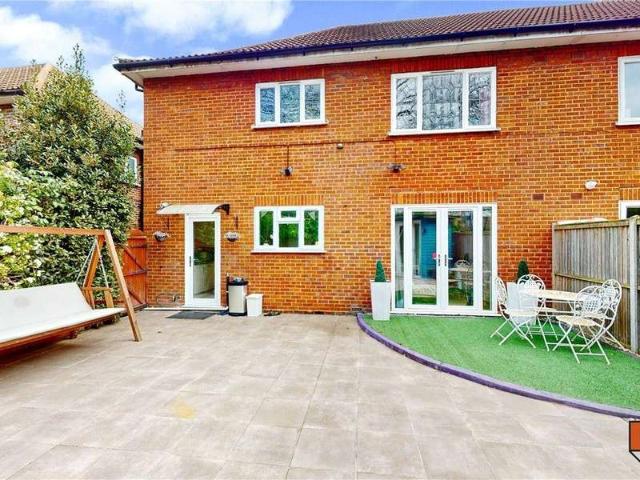 2 Bedroom Maisonette Flat
