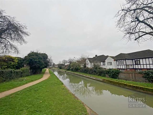 2 Bedroom Maisonette Flat