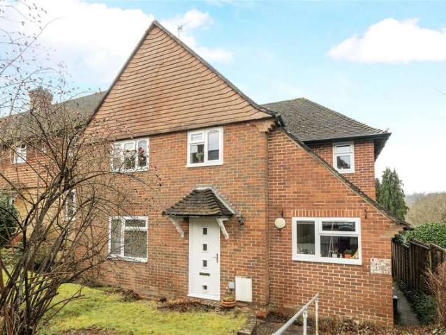 2 Bedroom Maisonette Flat