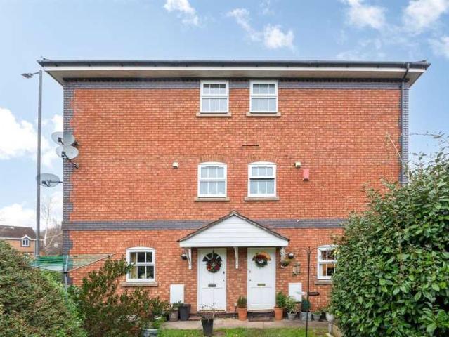 2 Bedroom Maisonette Flat