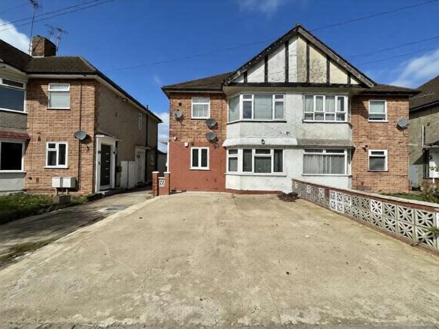 2 Bedroom Maisonette Flat