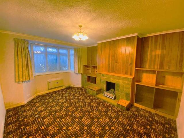 2 Bedroom Maisonette Flat
