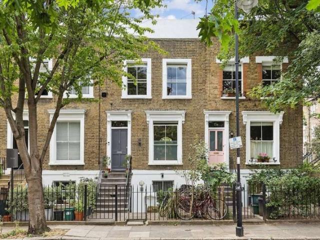 2 Bedroom Maisonette Flat