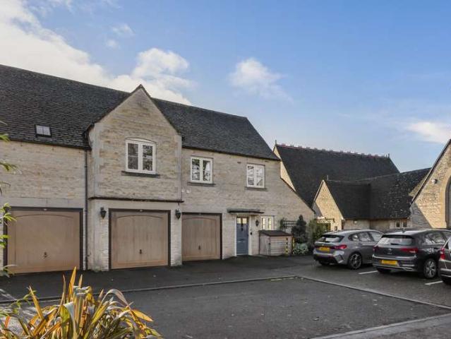 2 Bedroom Maisonette Flat