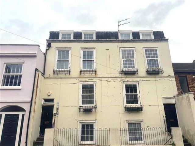 2 Bedroom Maisonette Flat