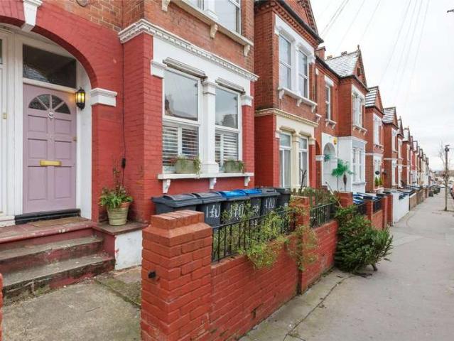 2 Bedroom Maisonette Flat
