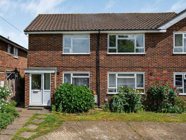 2 Bedroom Maisonette Flat