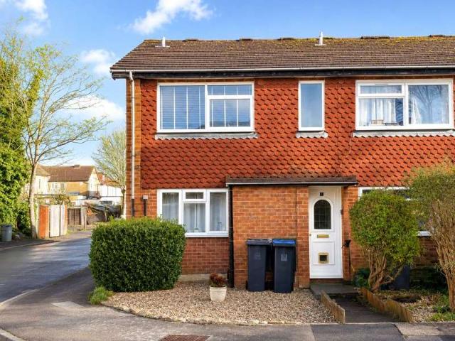 2 Bedroom Maisonette Flat