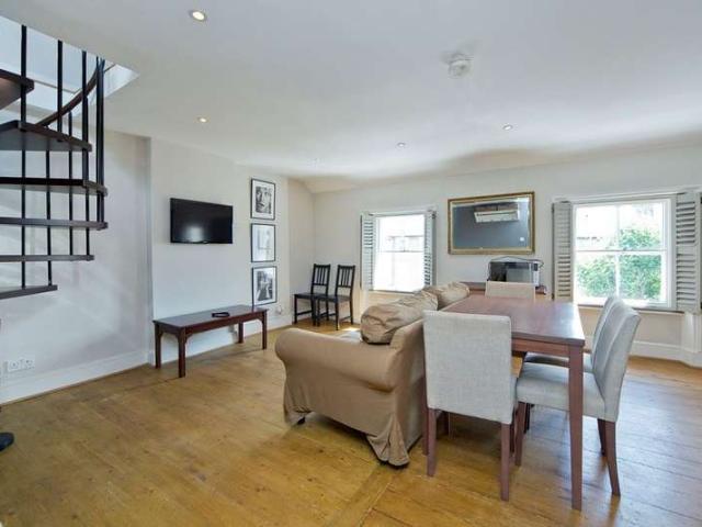 2 Bedroom Maisonette Flat
