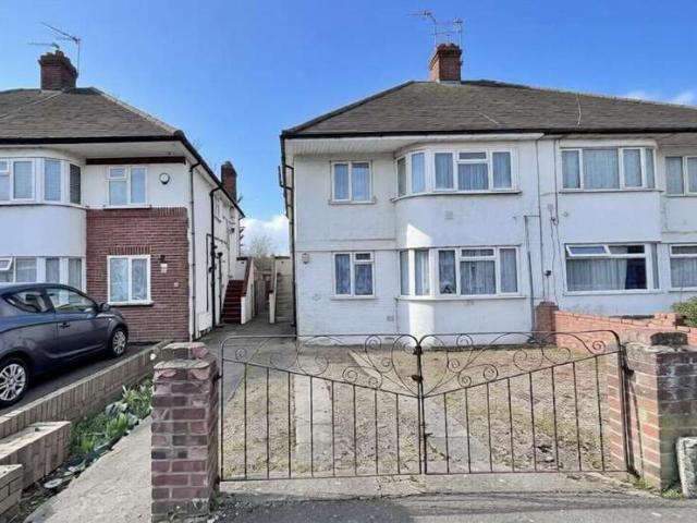 2 Bedroom Maisonette Flat