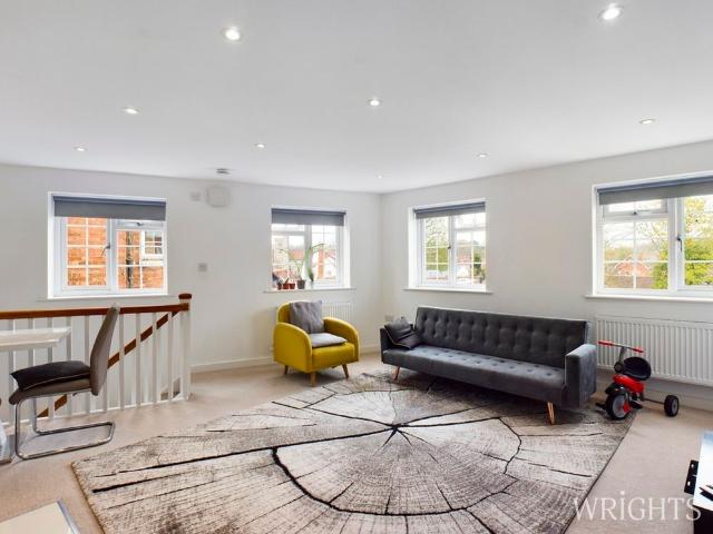 2 bedroom Maisonette High Street, Welwyn