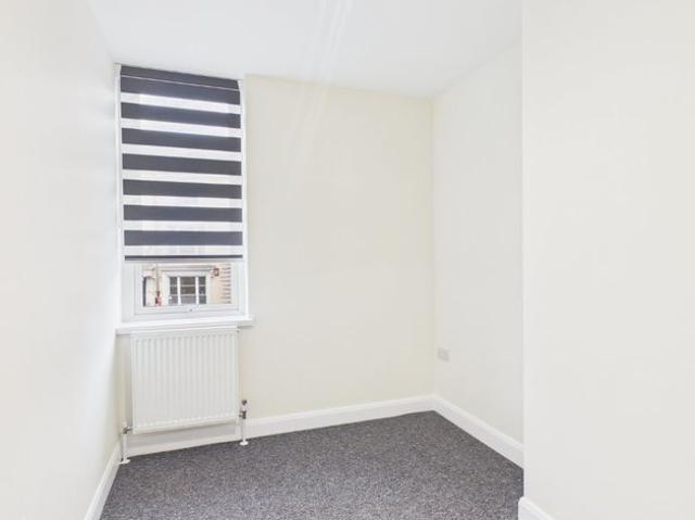 2 bedroom Maisonette in Frimley High Street, Camberley