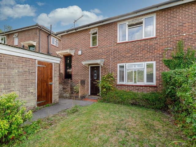 2 Bedroom Maisonette Let in Kenley