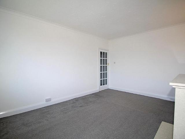 2 Bedroom Maisonette Lower To Let