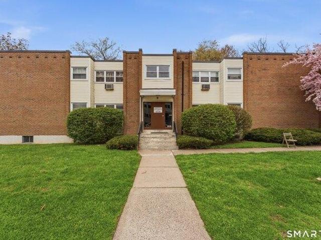 2 bedroom, Manchester CT 06040 102028705