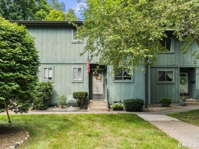 2 bedroom, Manchester CT 06040 105442800