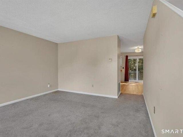 2 bedroom, Manchester CT 06042 105115818