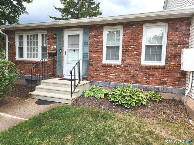 2 bedroom, Manchester CT 06042 105141582