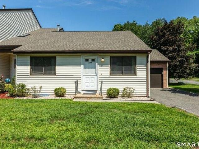 2 bedroom, Manchester CT 06042 105202481