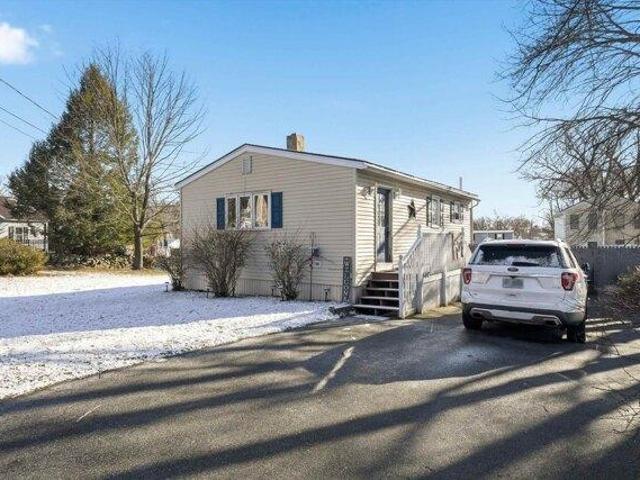 2 bedroom, Manchester NH 03104 102212027