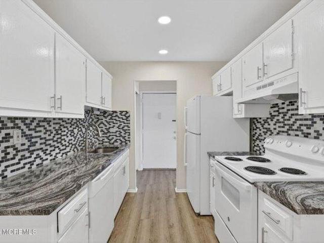 2 bedroom, Manalapan NJ 07726 LS102707645