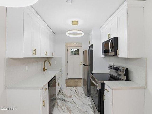 2 bedroom, Manalapan NJ 07726 104568204
