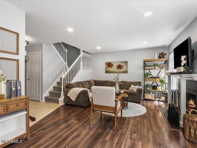 2 bedroom, Manalapan NJ 07726 105140677