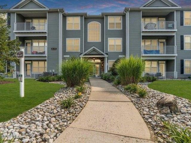 2 bedroom, Manalapan NJ 07726 105143667