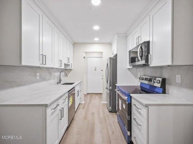 2 bedroom, Manalapan NJ 07726 105160750