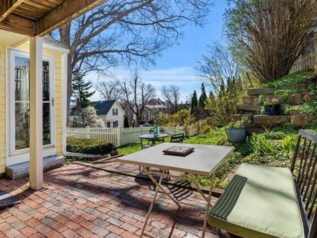 2 bedroom, Marblehead MA 01945 104042331