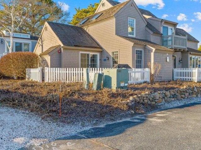 2 bedroom, Mashpee MA 02649 102215626