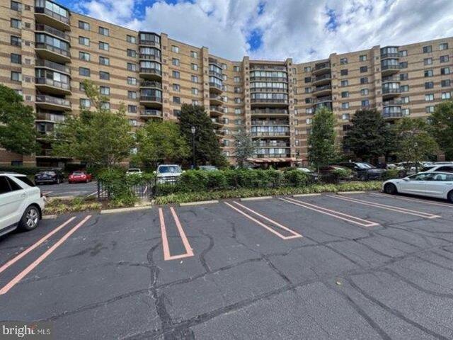 2 bedroom, McLean VA 22102 104898156