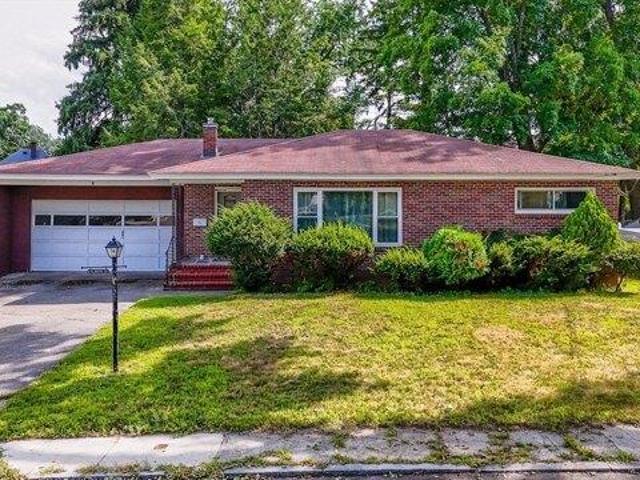2 bedroom, Methuen MA 01844 105040630