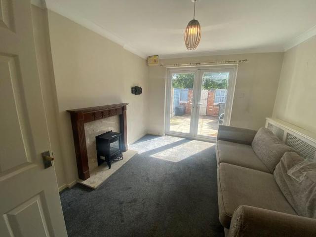2 bedroom mews to rent
