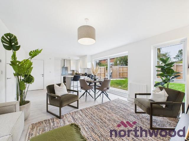 2 bedroom mews to rent