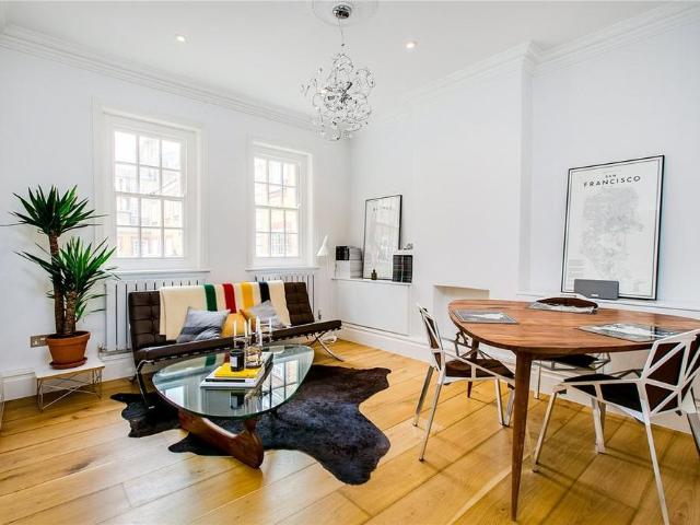 2 bedroom mews to rent