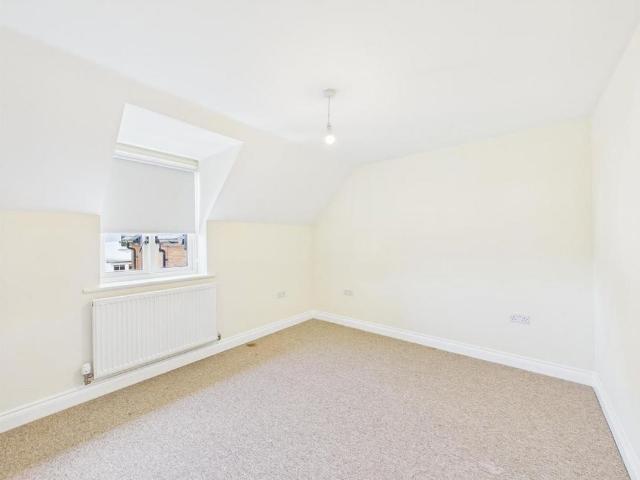 2 bedroom mews to rent
