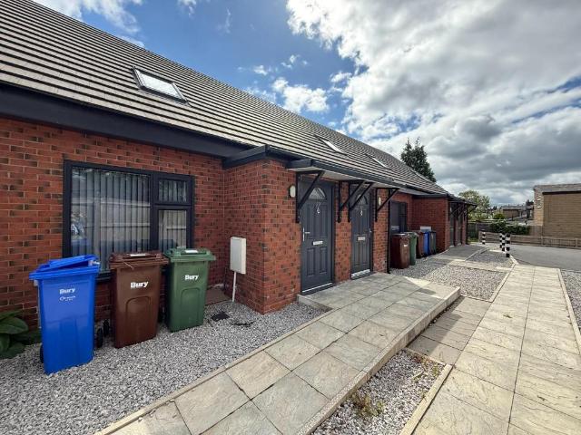 2 bedroom mews to rent