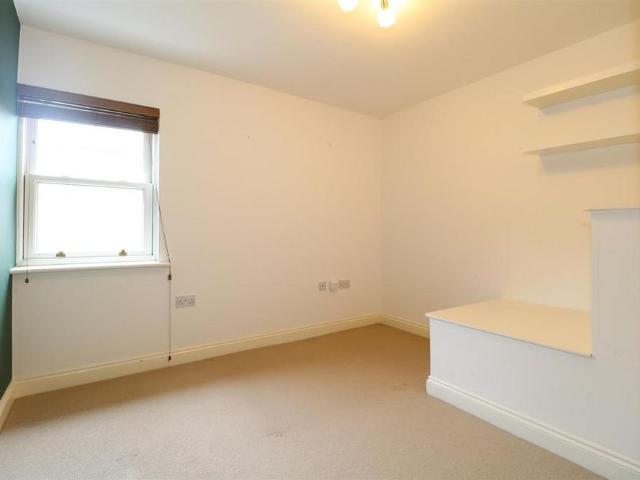2 bedroom mews to rent