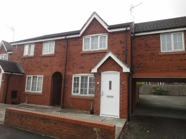 2 bedroom mews to rent