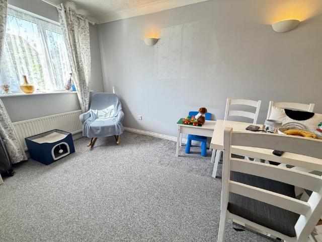 2 bedroom mews to rent