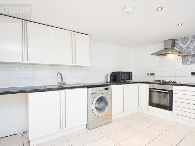 2 bedroom mews to rent