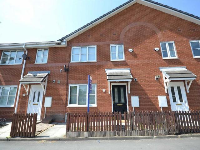 2 bedroom mews to rent